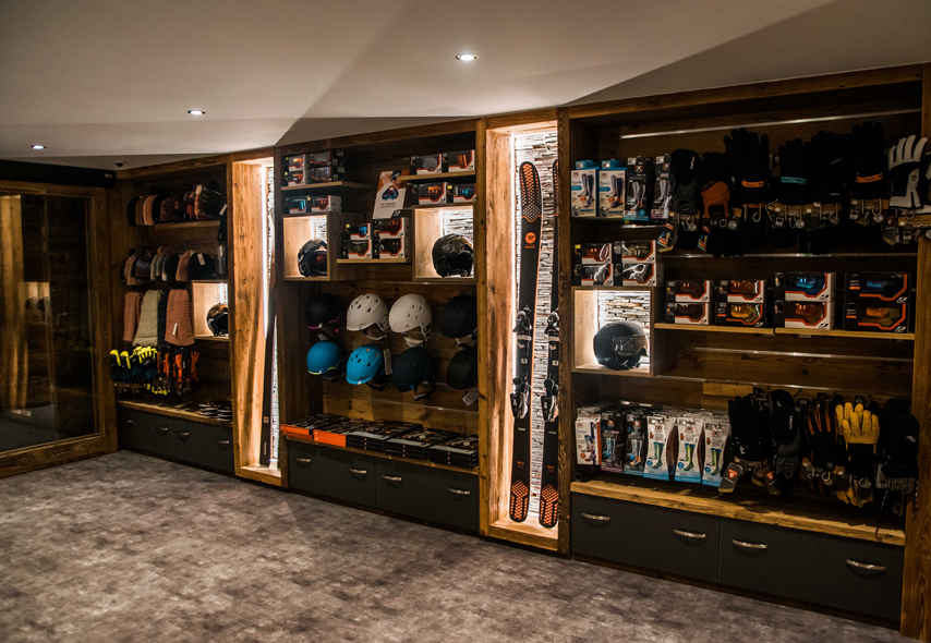 Alpine Lodges - Welcome to Annaski: Annapurna's Private Ski Room